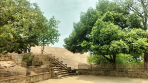 Erumbeeswarar Temple – The Hilltop Shiva Temple of Thiruverumbur - Ind Tour